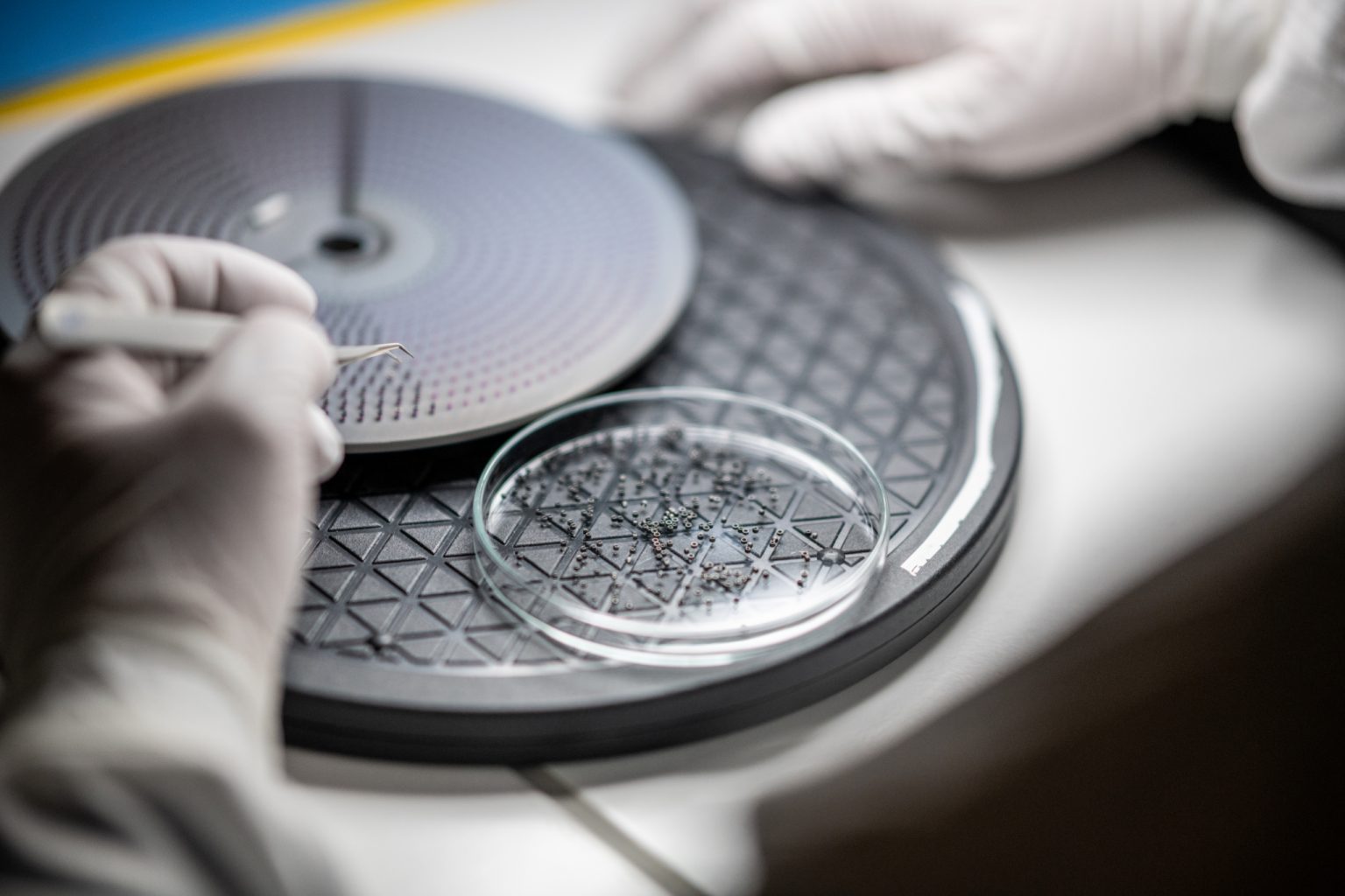 Implantable Feedthroughs and Casings for Cardiac AIMDs: SCT Ceramics